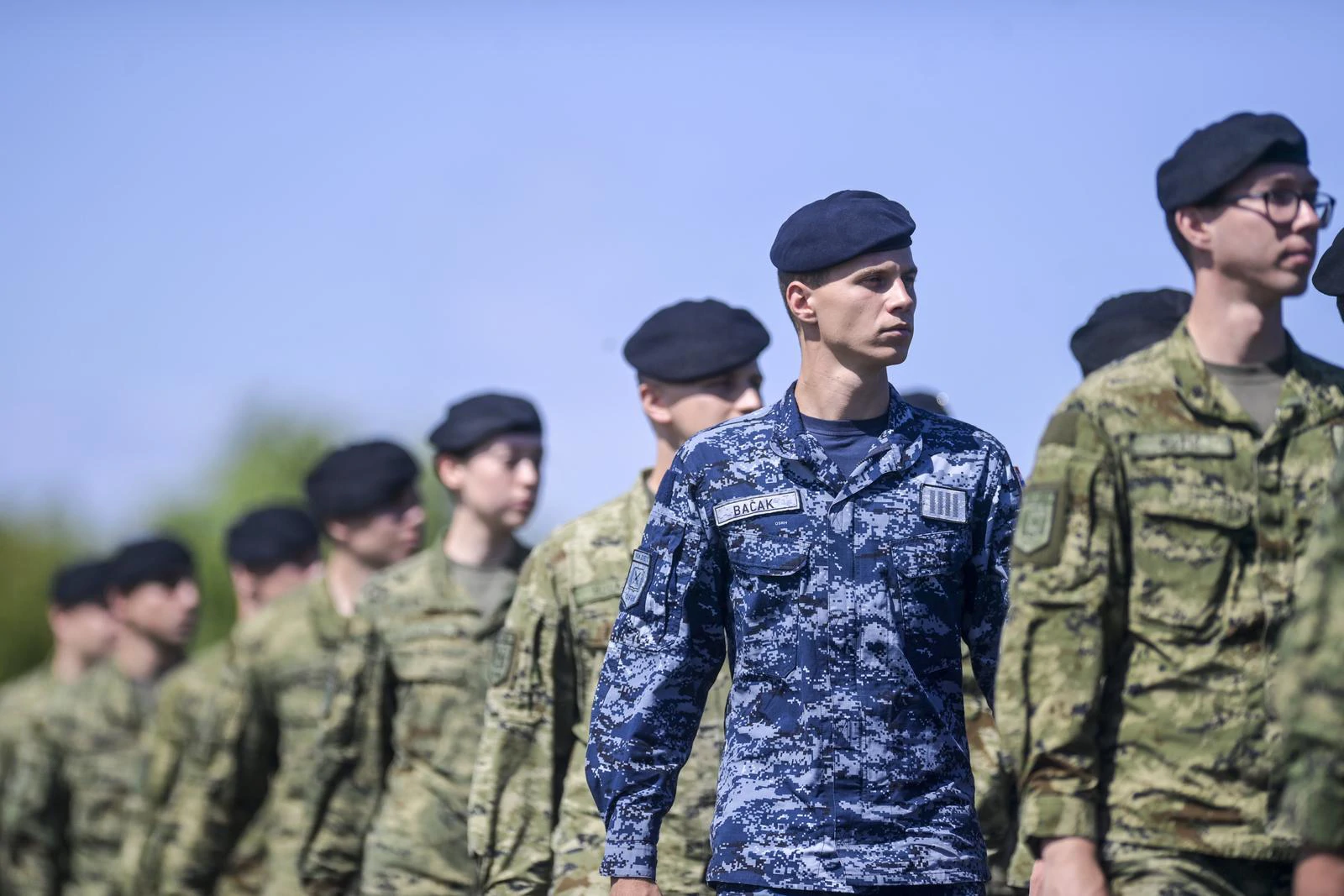 HRT: El premier Plenković invita a todos al desfile militar del 31 de julio