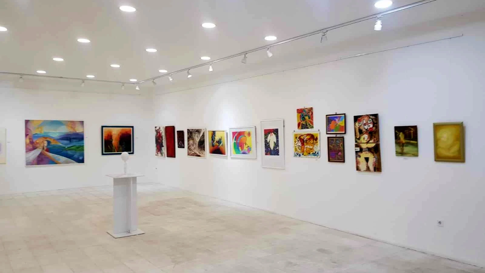 HRT: Izložba i pjesnički nastupi u Galeriji KO-RA u Skoplju u povodu ...