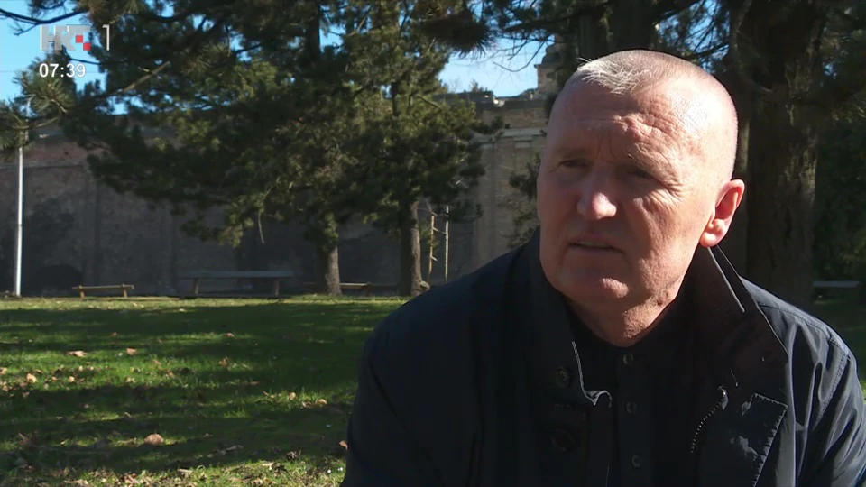 Ugledni liječnik Ivan Alerić objavio čak sedam zbirki poezije - HRT