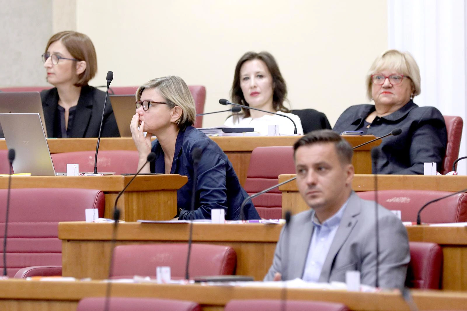 Sabor: I HDZ i oporba odbili izvješće HERA-e za 2021. - HRT