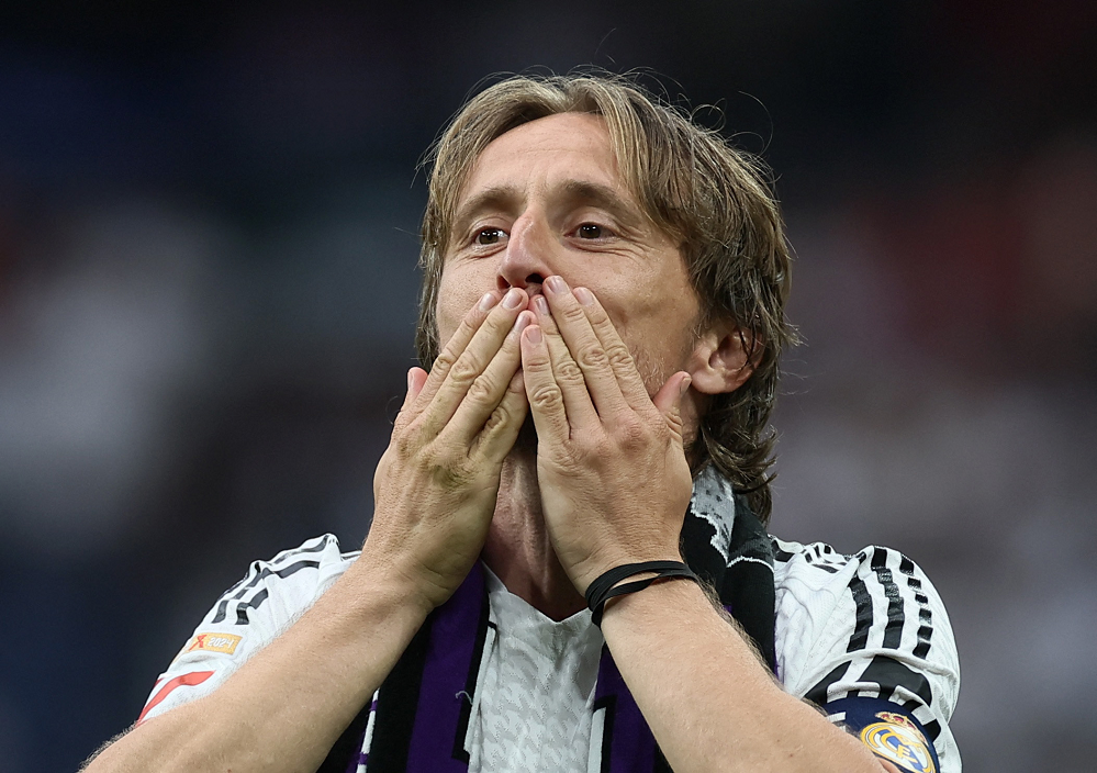 HRT: Real Madrid fans bid an emotional farewell to Luka Modrić
