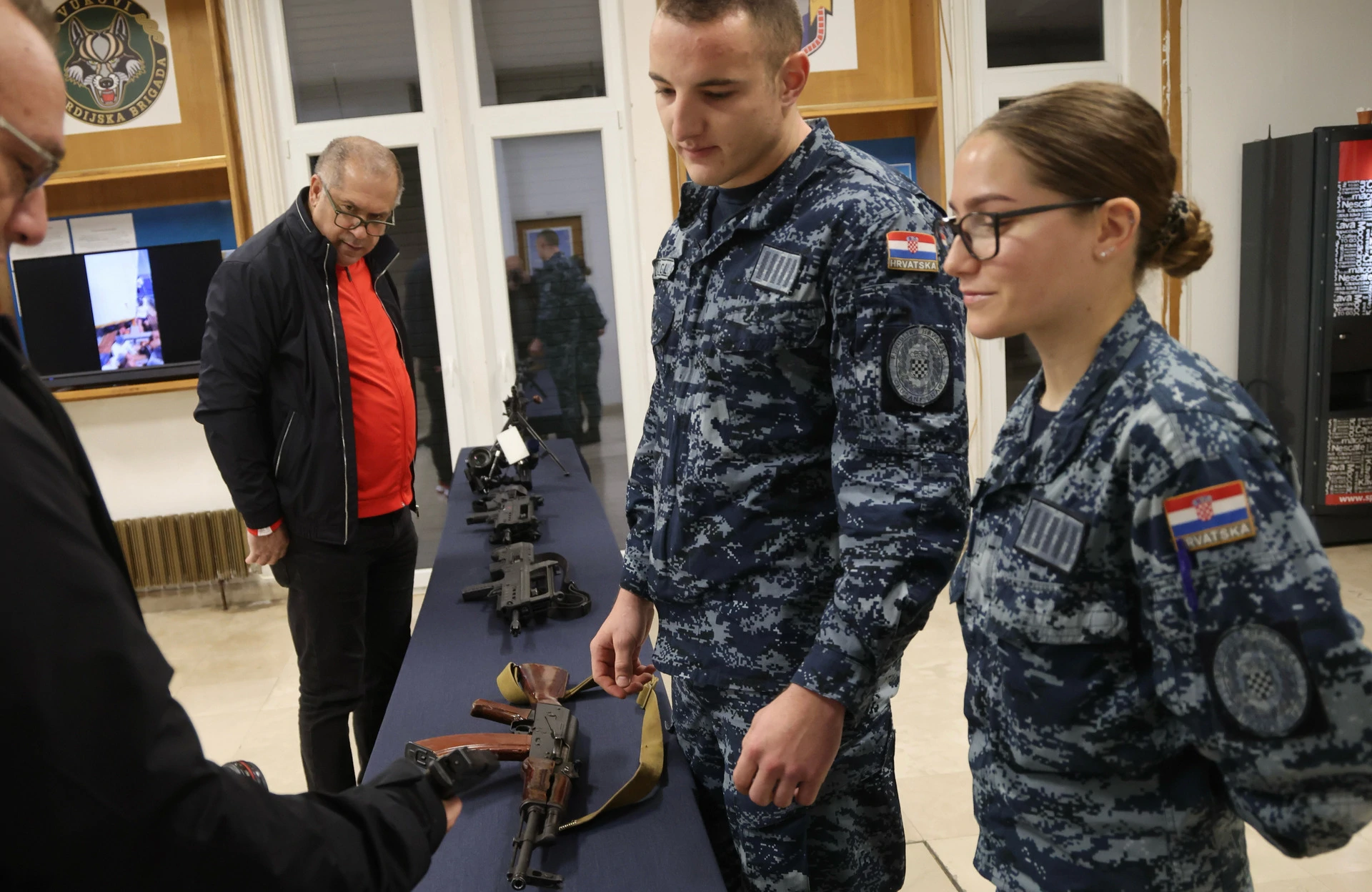 HRT: Jornada de puertas abiertas de la Academia Militar Croata "Dr ...