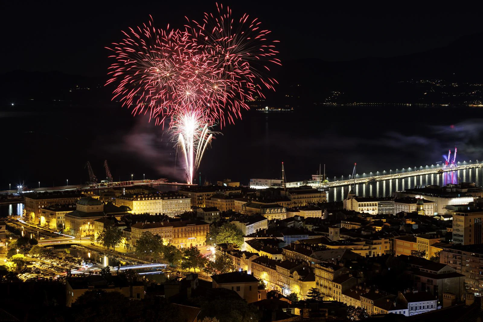 Rijeka odustaje od novogodišnjeg vatrometa - HRT