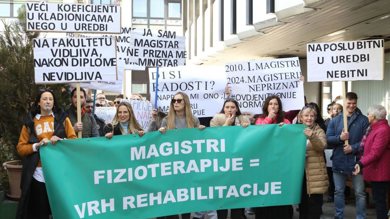 Magistri fizioterapije prosvjedovali ispred Ministarstva zdravstva - HRT