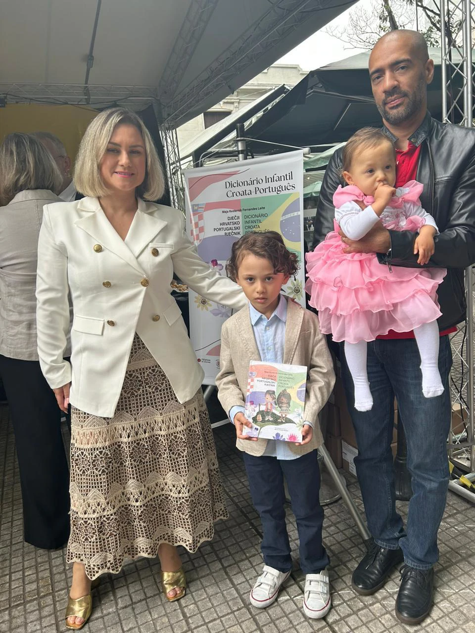 HRT: Dječji hrvatsko-portugalski rječnik predstavljen u Sao Paulu