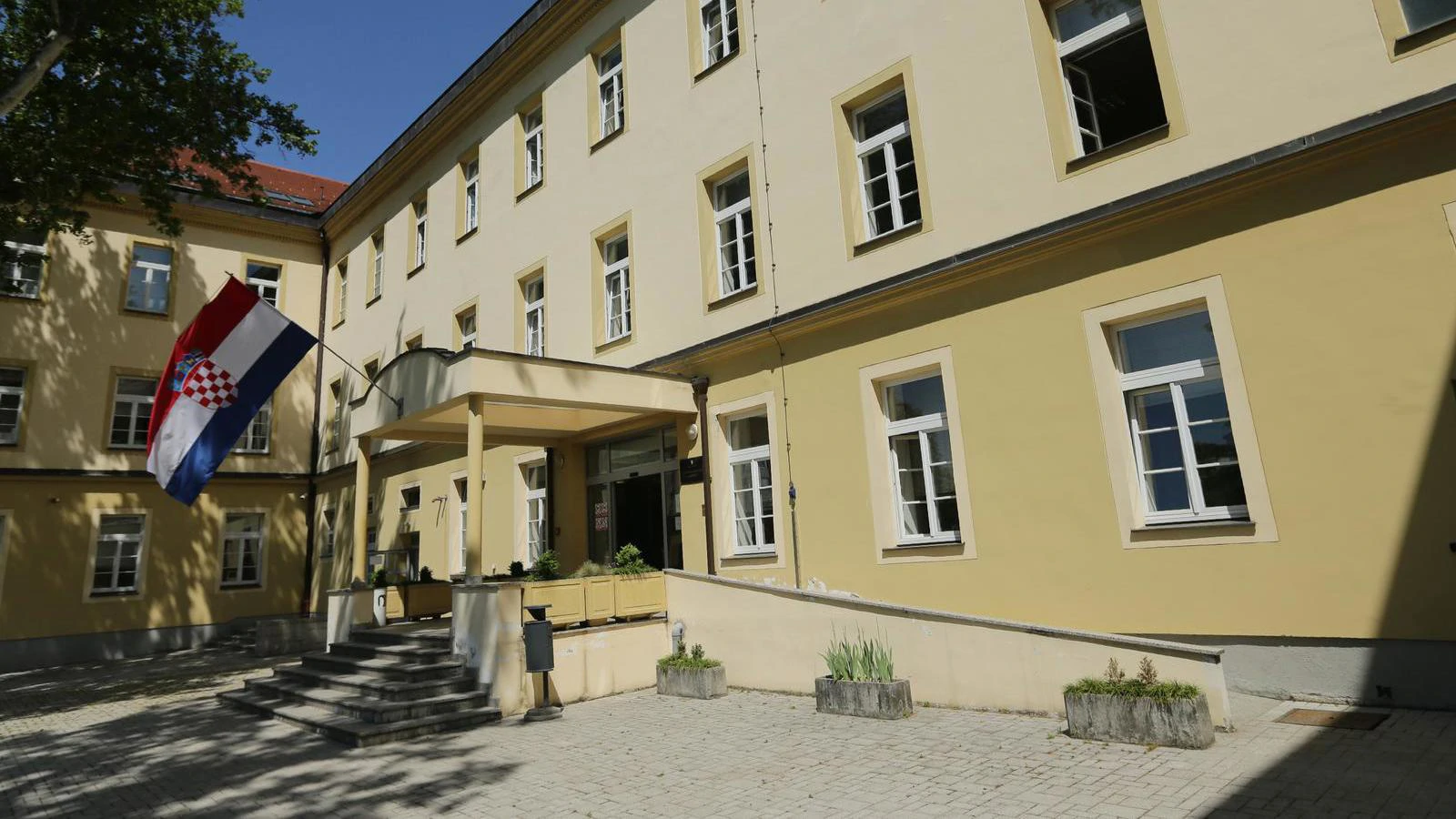 Potvrđena optužnica protiv ministrova sina i njegova punca - HRT