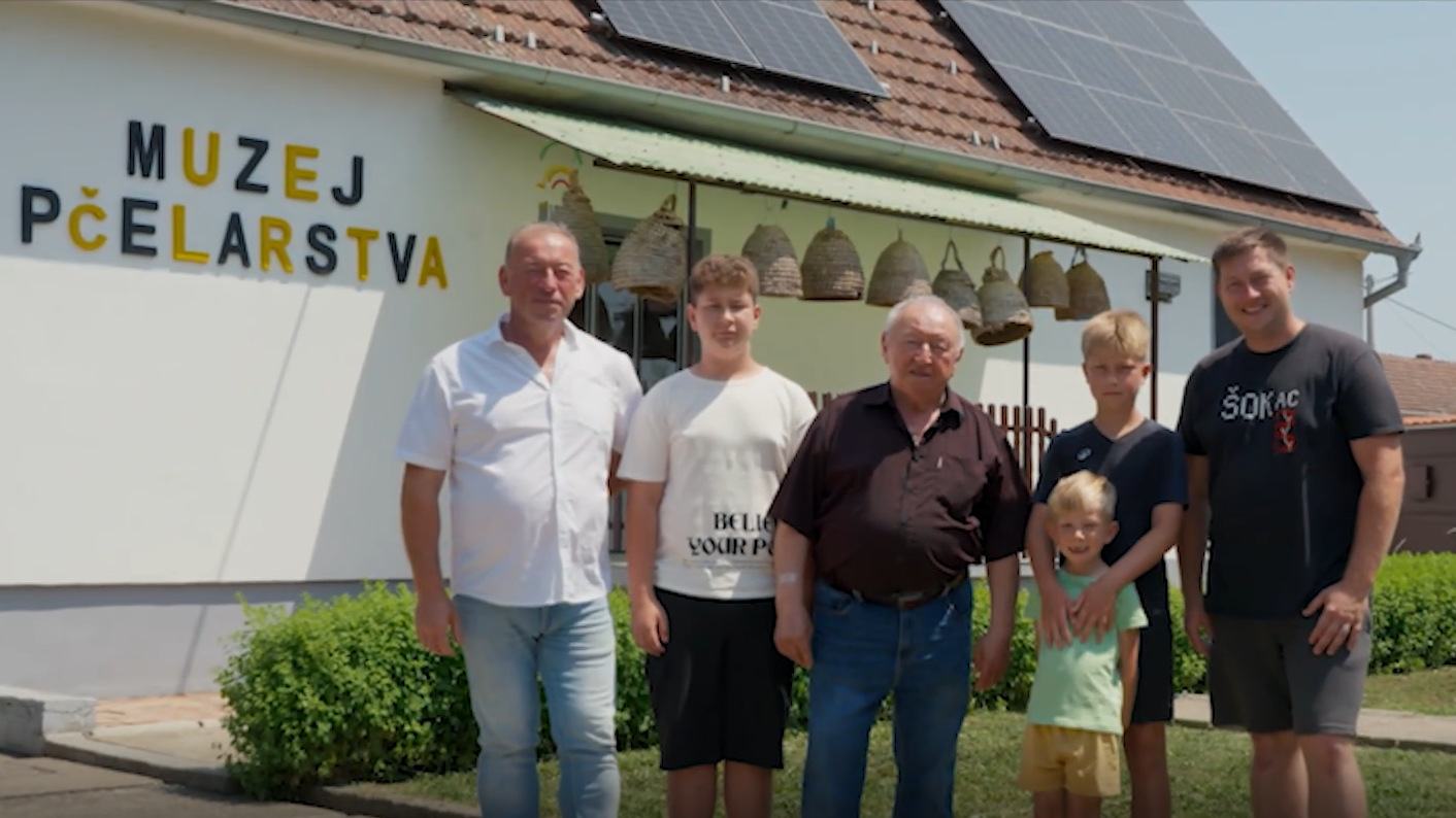 Dulum zemlje: Obitelj Knežević - HRT