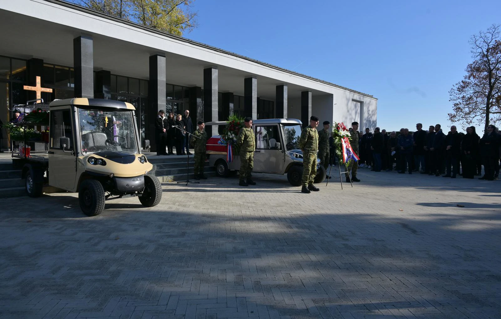 Vukovarski branitelj Josip Batarelo pokopan nakon 34 godine - HRT