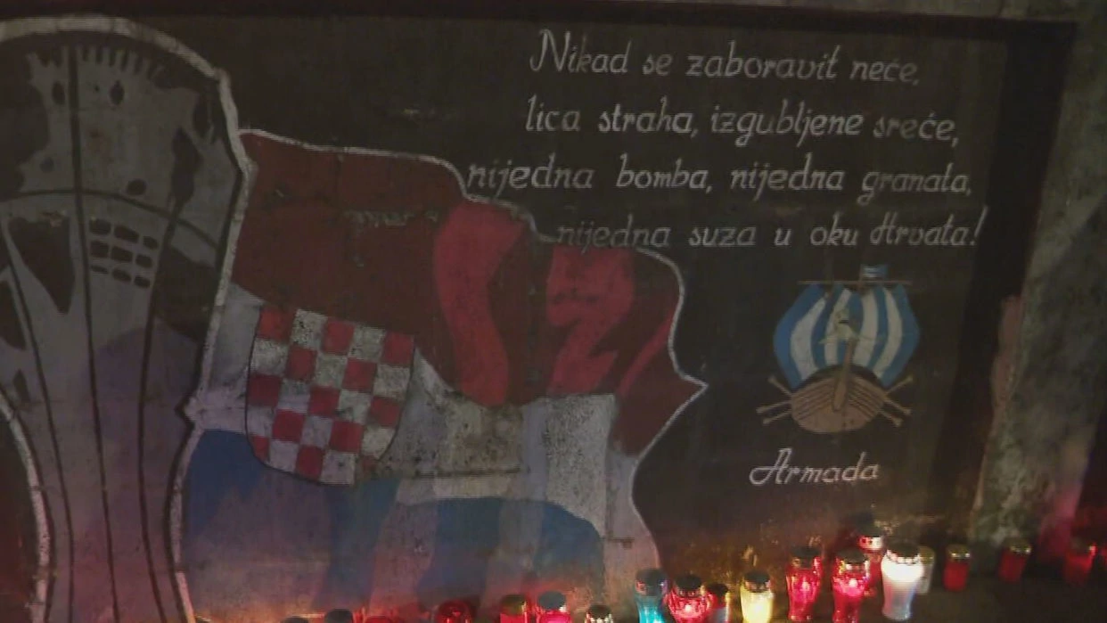 Povorkama do Mosta hrvatskih branitelja obilježen Dan sjećanja u Rijeci - HRT