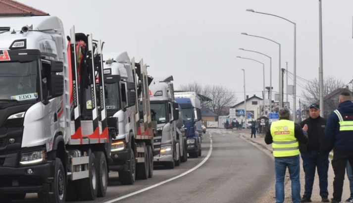 HRT: Trucks block freight traffic at Croatia's borders with Bosnia and ...