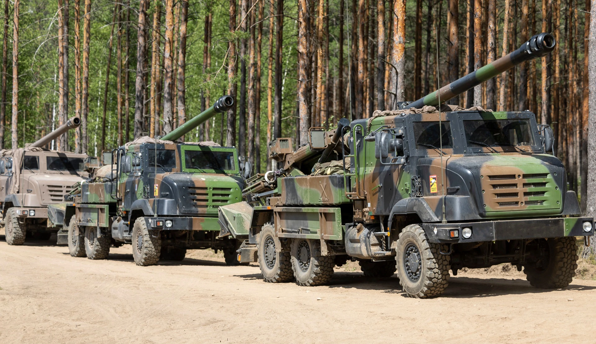 Idući tjedan potpisivanje ugovora o nabavi haubica Caesar i tenkova Leopard - HRT