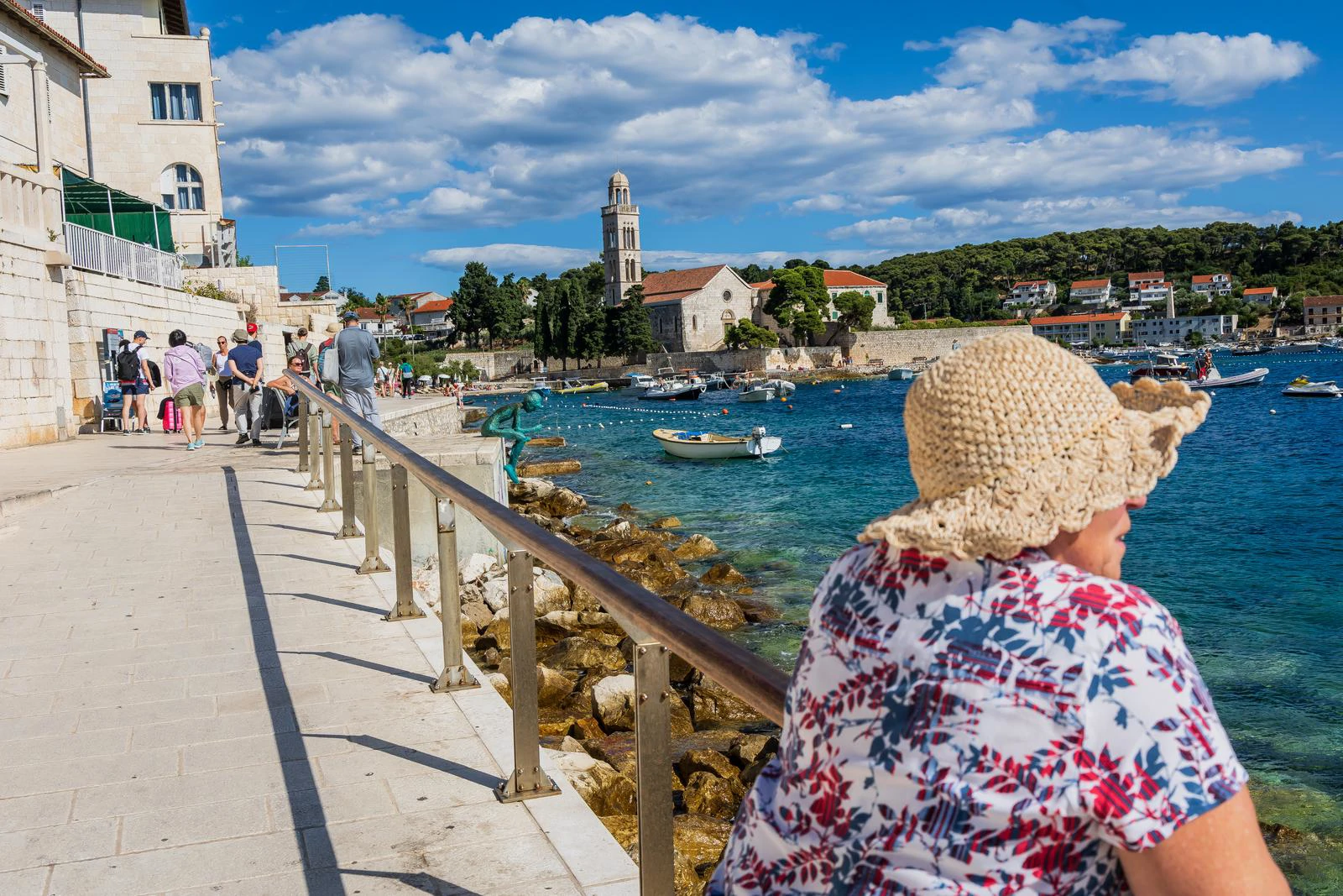 Ljetovanje luksuz za trećinu Hrvata, a neki za more štede godinama - HRT
