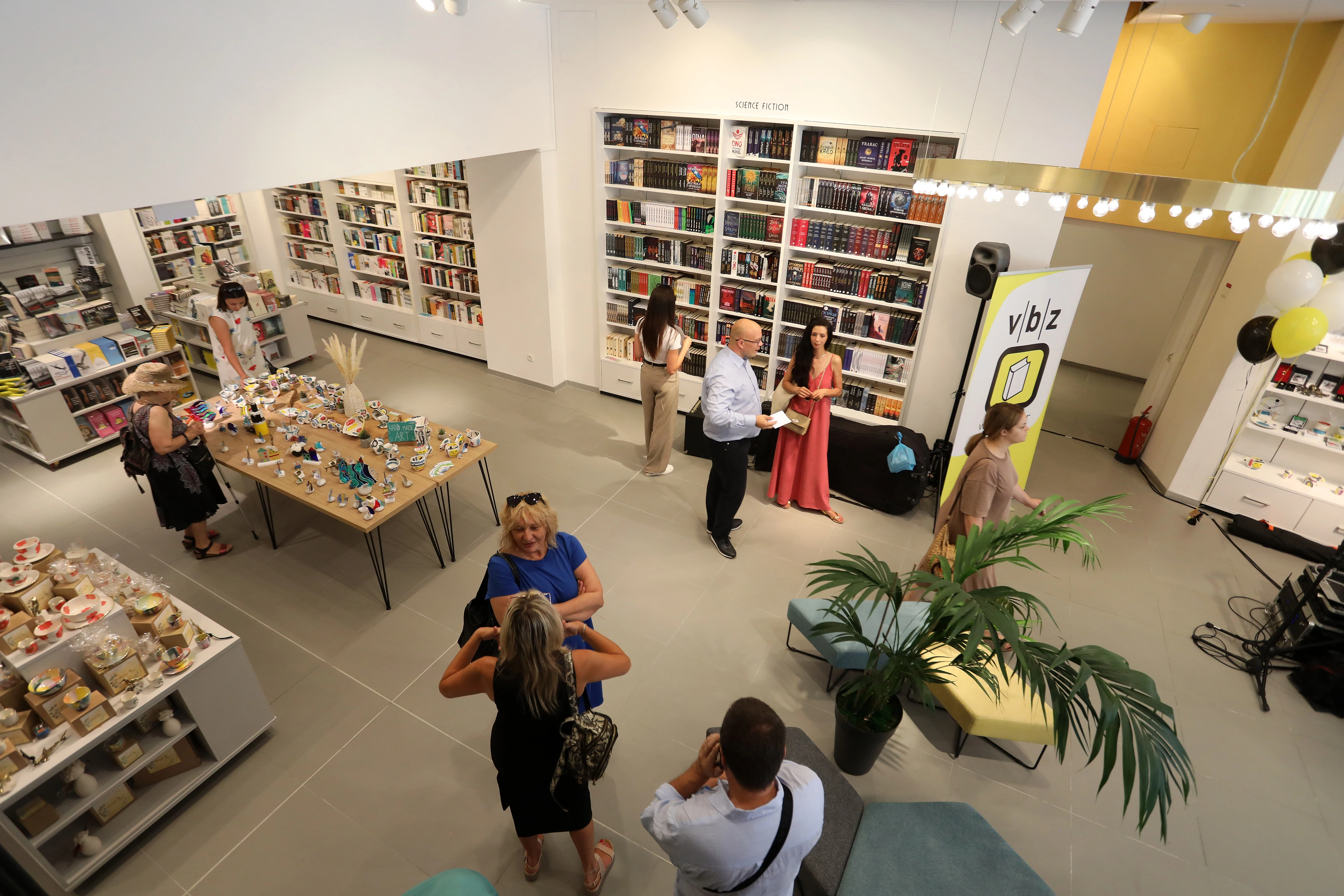 Otvorena VBZ-ova knjižara u Rijeci, najveća u Hrvatskoj - HRT