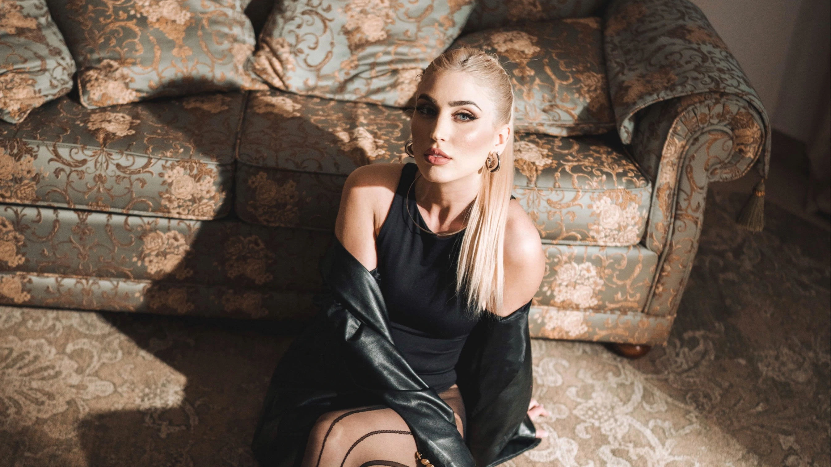 Na obedu: Nika Komadina - pjevačica s dvije nespojive, ali uspješne karijere - HRT