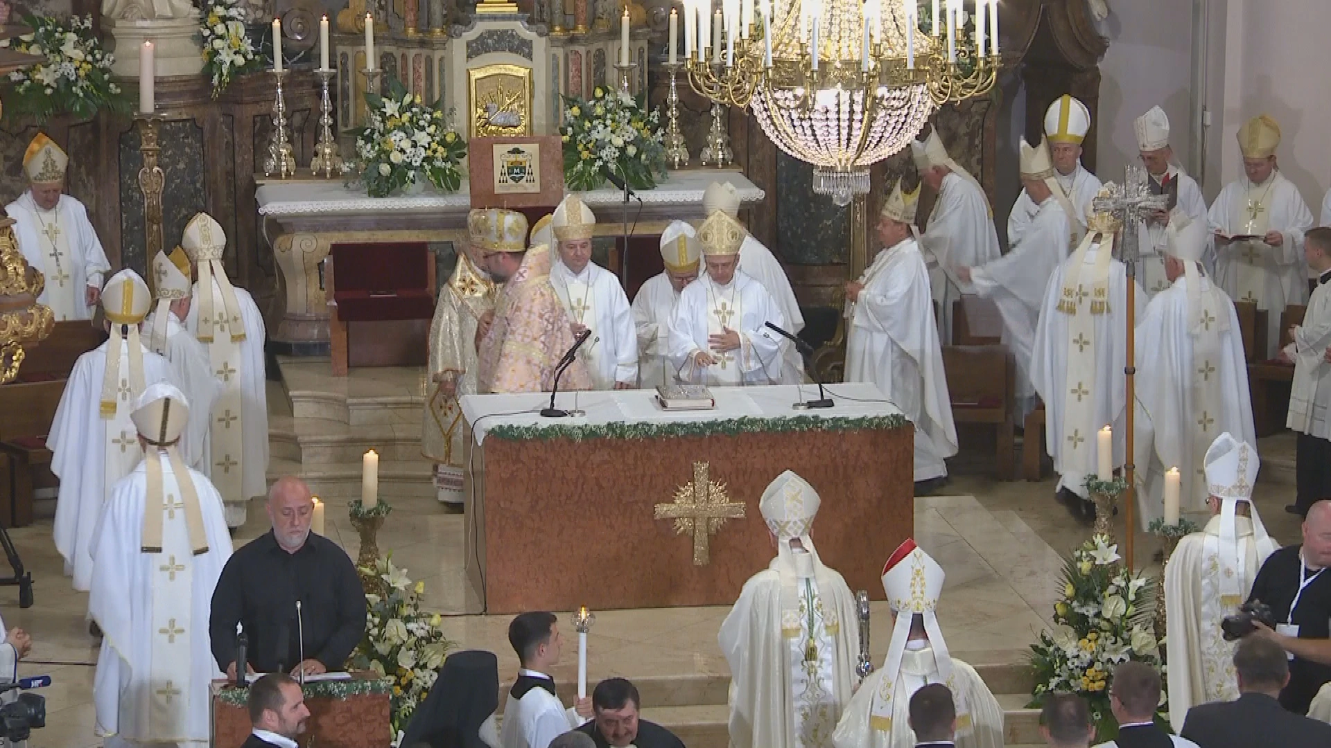 Zaređen novi požeški biskup Ivo Martinović - HRT