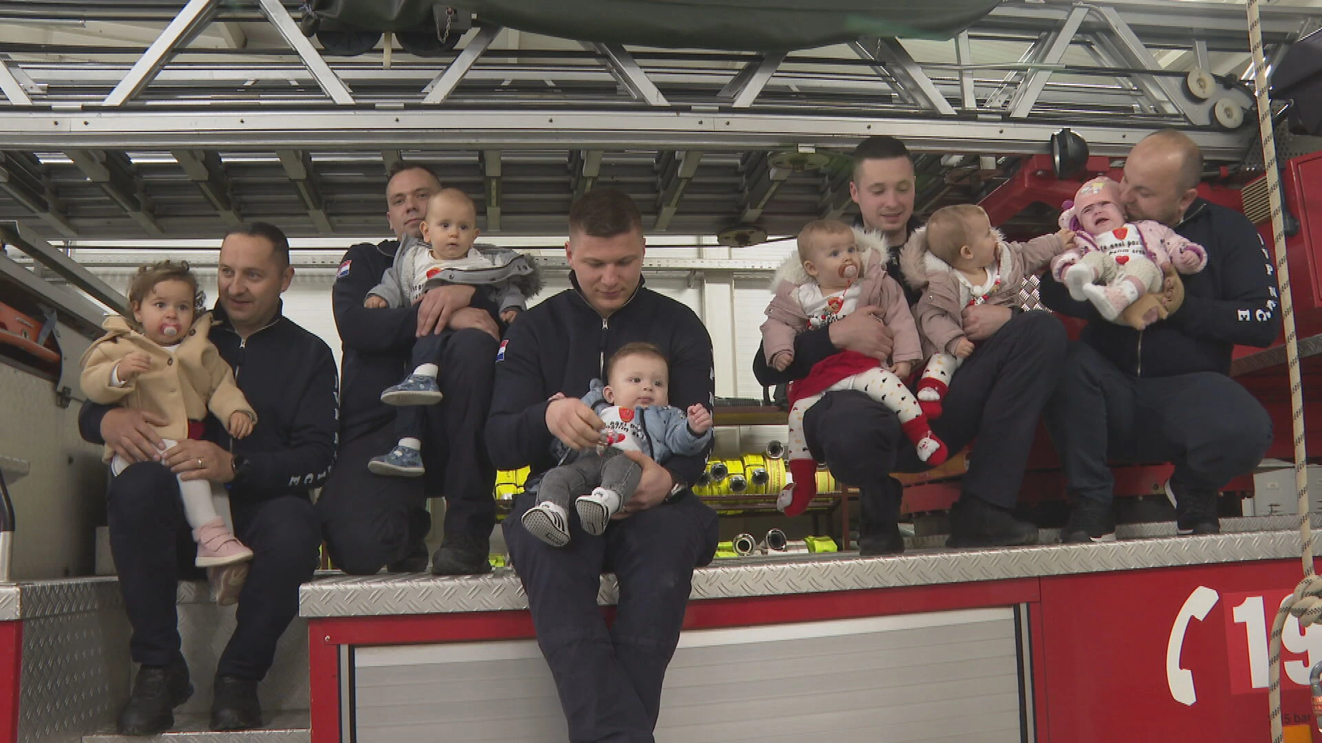 'Baby boom' u našičkoj Javnoj vatrogasnoj postrojbi - HRT