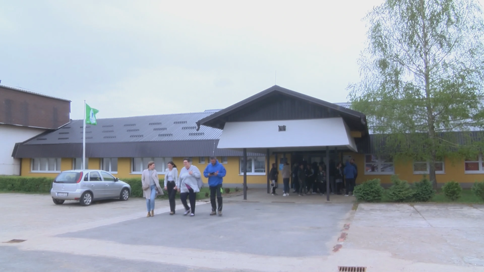 U Osnovnoj školi u Perušiću nastava prekinuta nakon intervencije ...