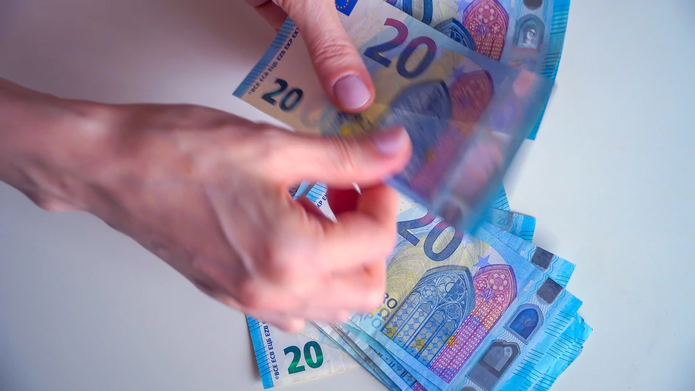 Na bankomatima podizat ćemo novčanice od 10 ili 20 eura - HRT