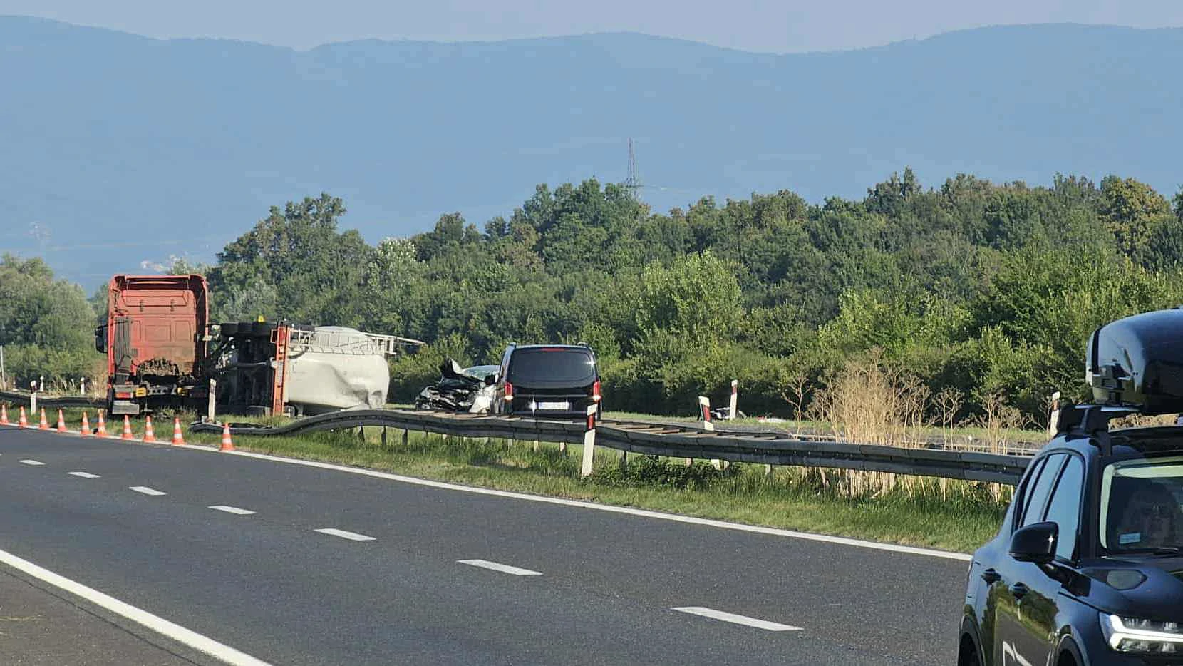 Lančani sudar cisterne i pet vozila: Jedna osoba poginula, 4 ozlijeđene - HRT