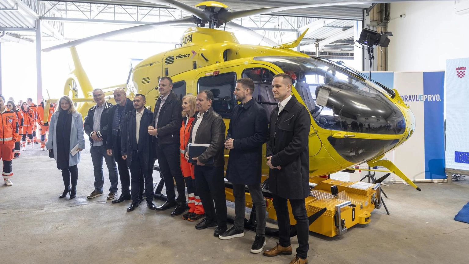 U osječkoj zračnoj luci predstavljena Hitna helikopterska medicinska ... U osječkoj zračnoj luci predstavljena Hitna helikopterska medicinska ...