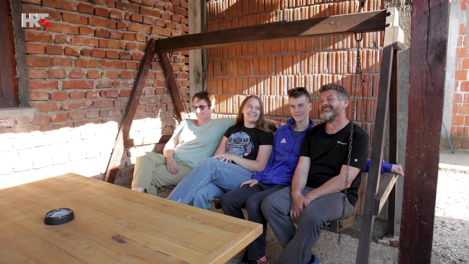 HRT: Povratnička obitelj Bartolović sretno živi u Hrvatskoj Tišini