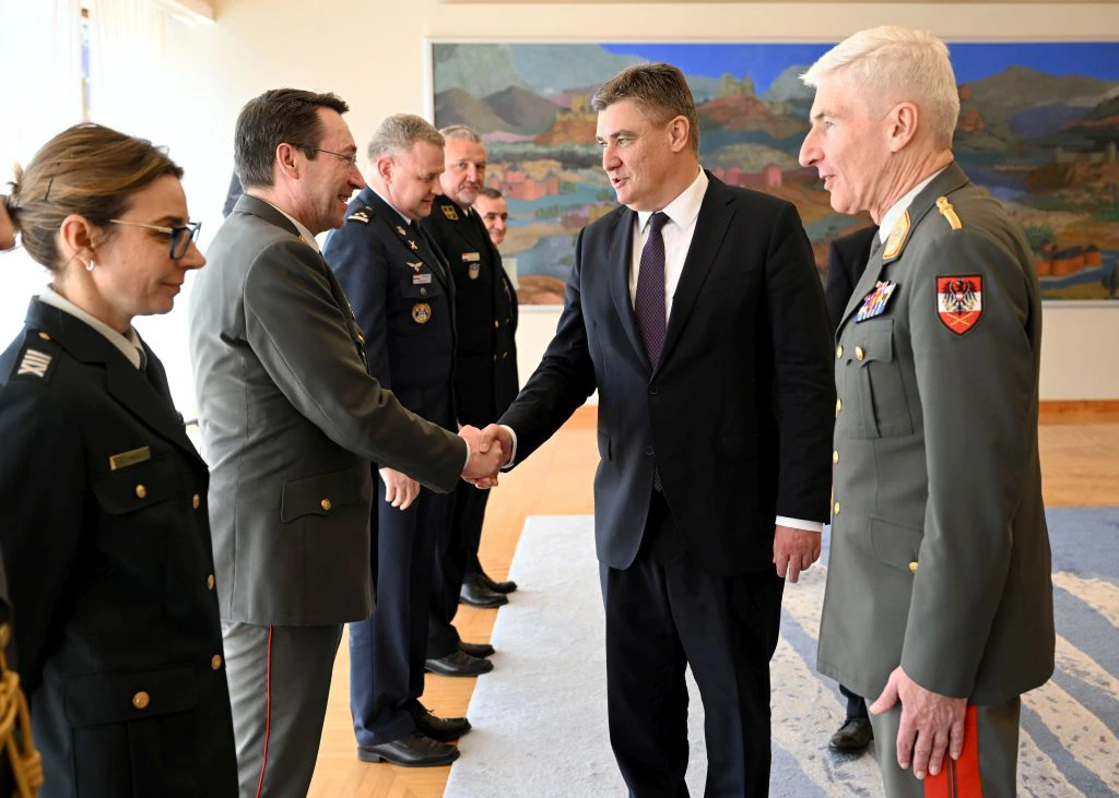 Milanović sa šefom Vojnog odbora EU-a razgovarao o ratu u Ukrajini - HRT