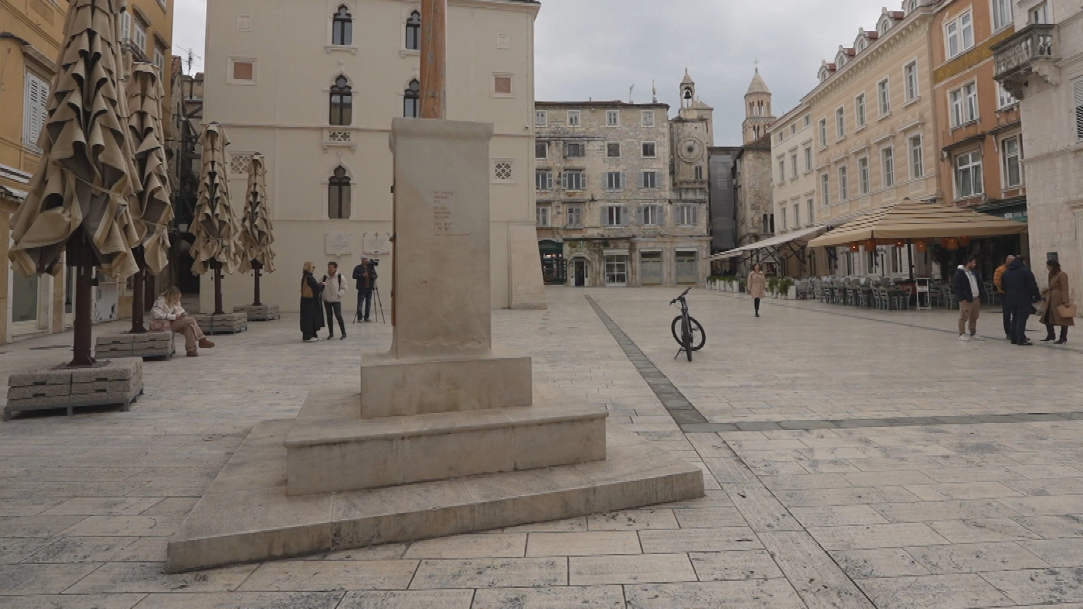 Grad Split će ukloniti sporni i postaviti novi štandarac - HRT