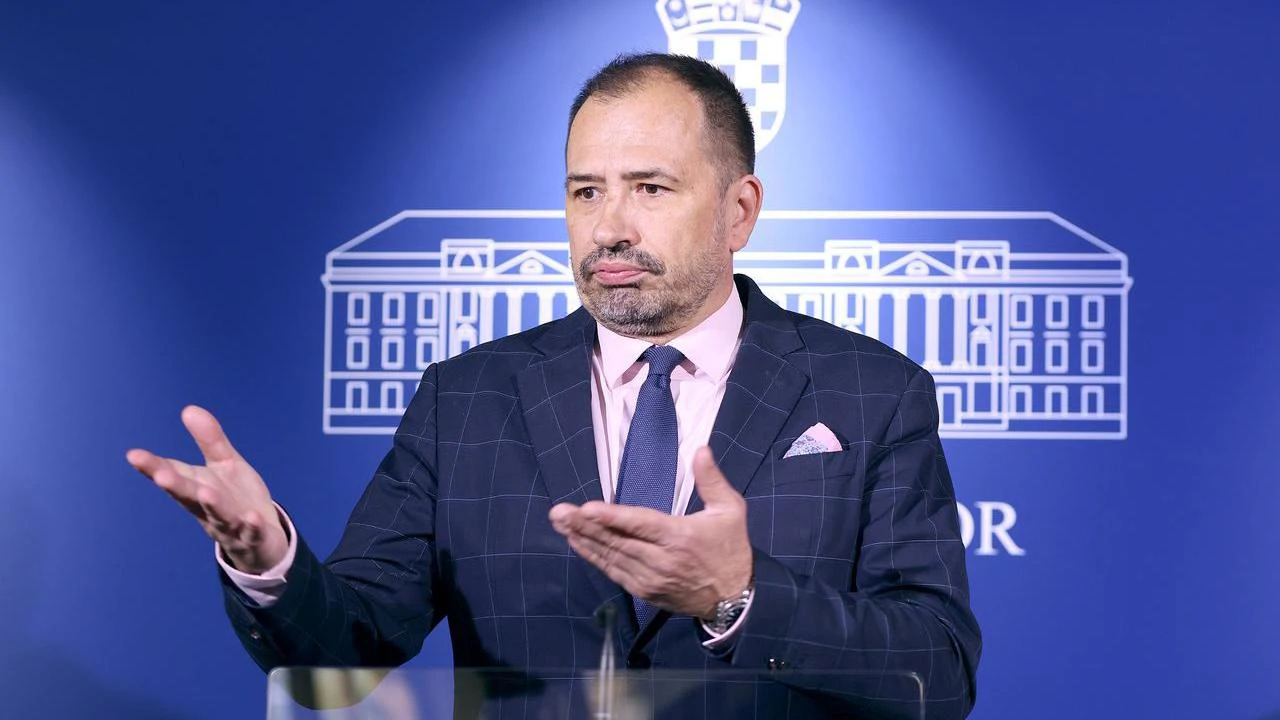 Peternel (DOMiNO): Partizanski pokret donio samo zločine - HRT