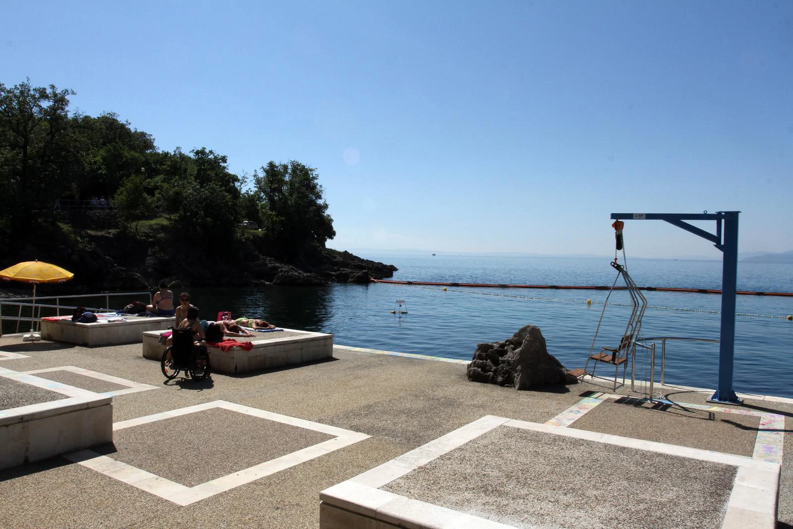 Kostanj: Jedina plaža na Kvarneru prilagođena osobama s invaliditetom - HRT