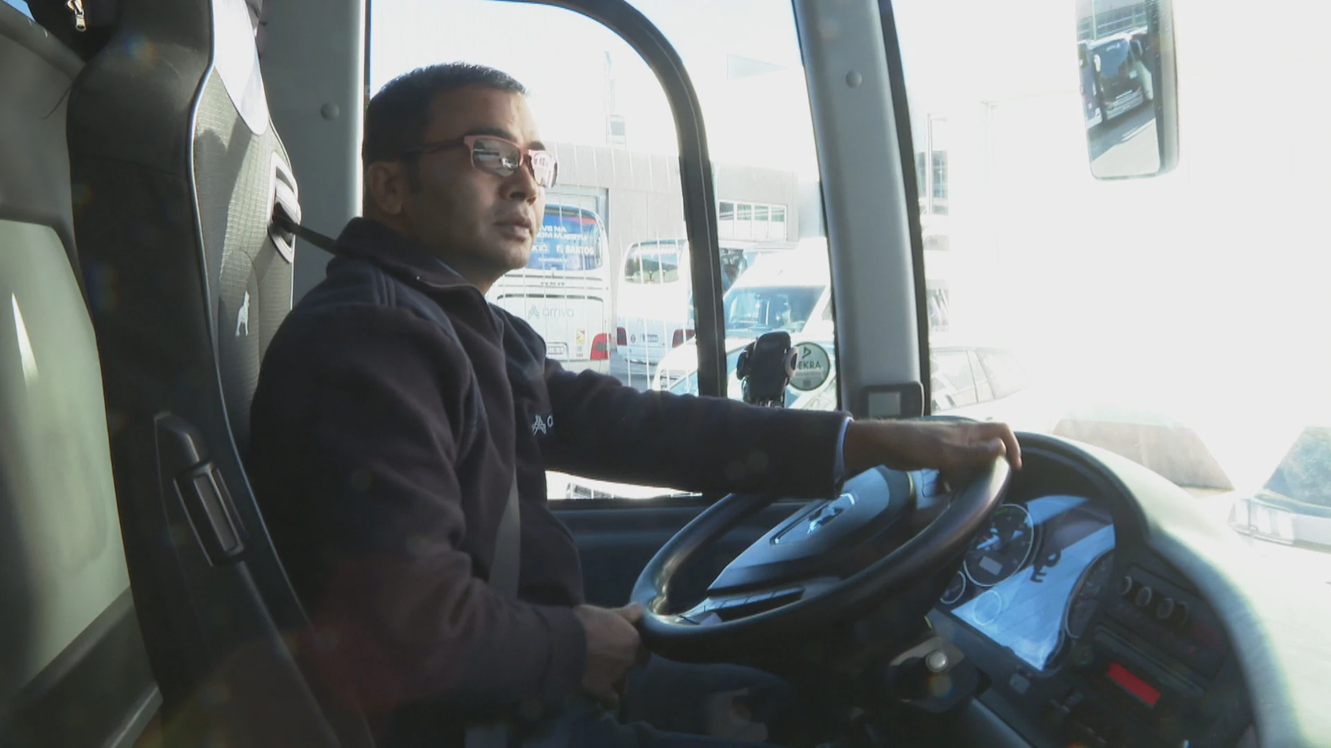 Nepalac vozi Riječane: "Oduvijek sam želio doći u Europu" - HRT