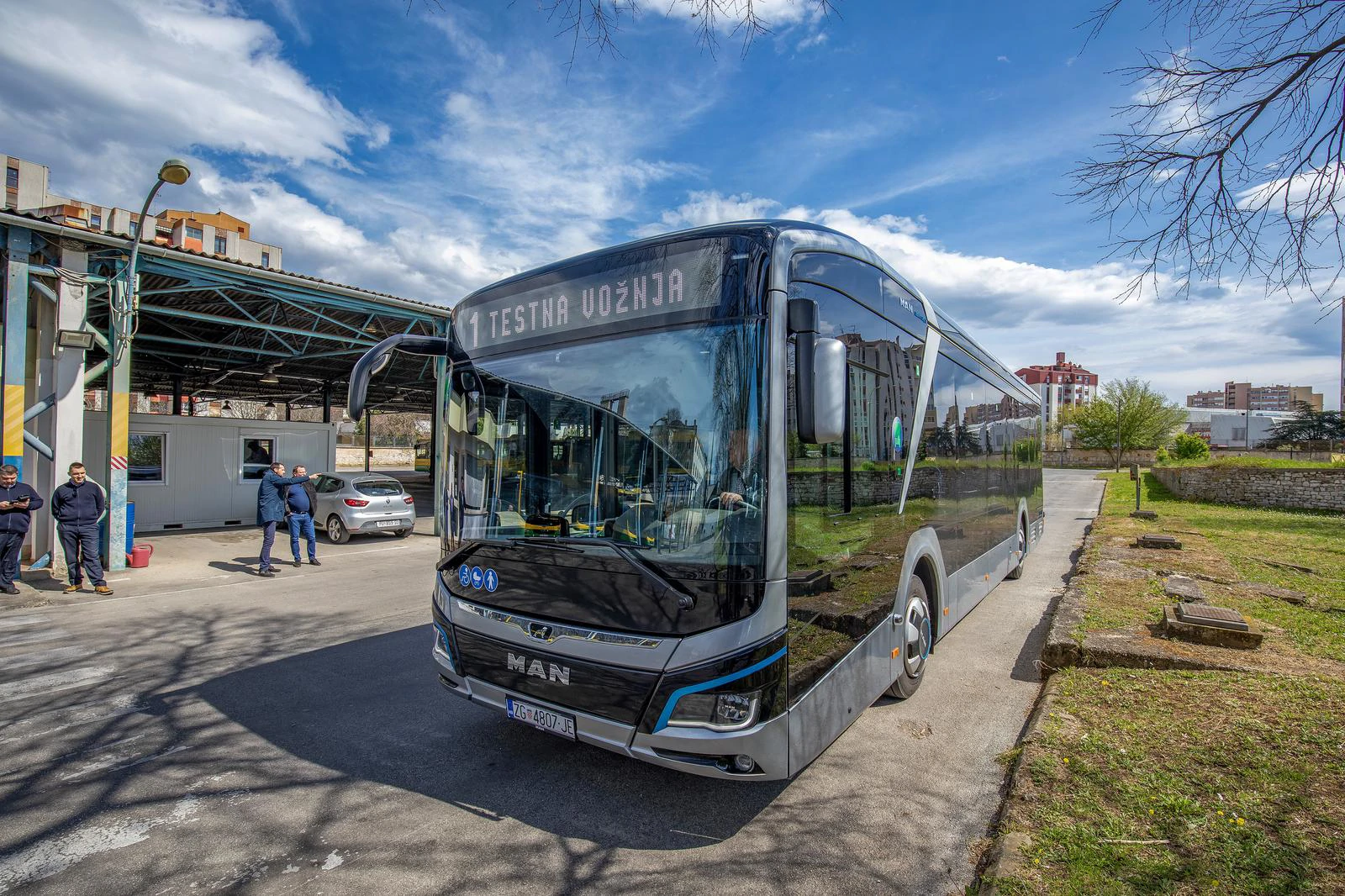 Električni gradski autobus na testnoj vožnji u Puli - HRT