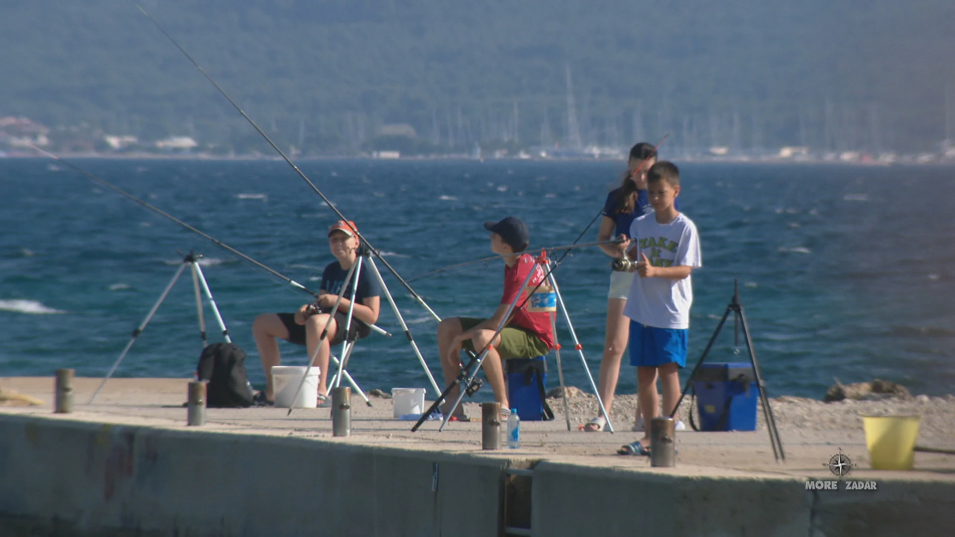Štapovi umjesto mobitela: Mali ribolovci na velike ribe - HRT