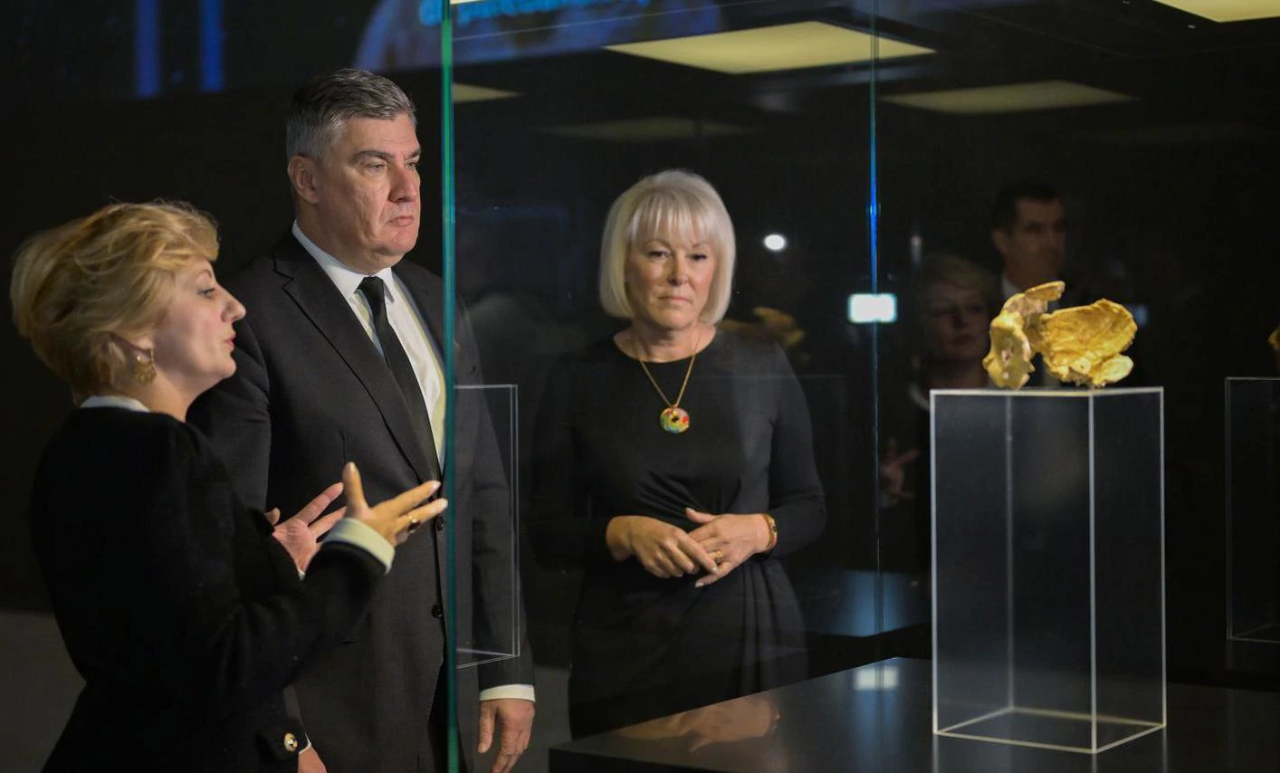 Milanović obišao obnovljeni Prirodoslovni muzej i izložbu "Lubanja C" - HRT