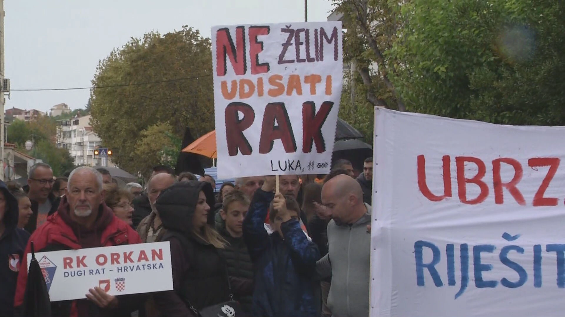 Stotine prosvjedovale u Dugom Ratu, blokirali Jadransku magistralu - HRT