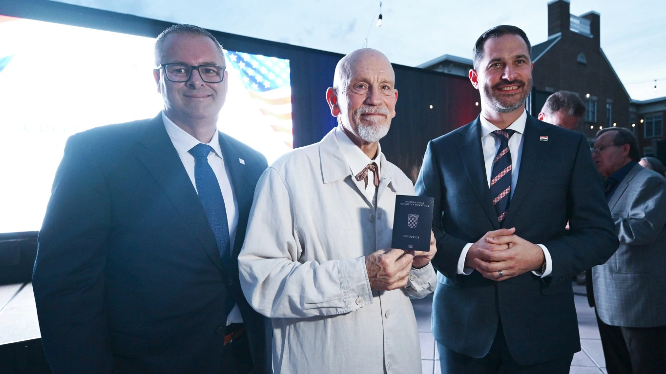 Malkovich: Nevjerojatno je koliko je Hrvatska lijepa zemlja - HRT