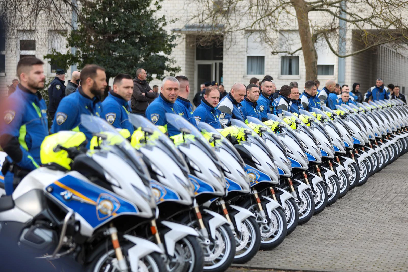 Prometna policija dobila najmodernije motocikle - HRT