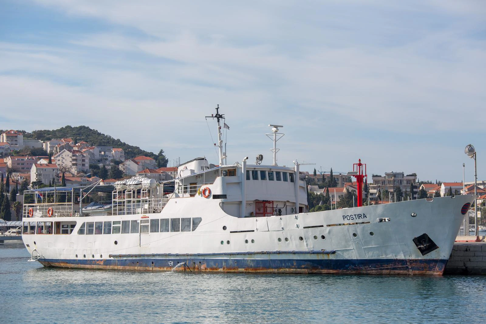Brod Postira nasukao se kod otoka Šipana, nema ozlijeđenih ni ...
