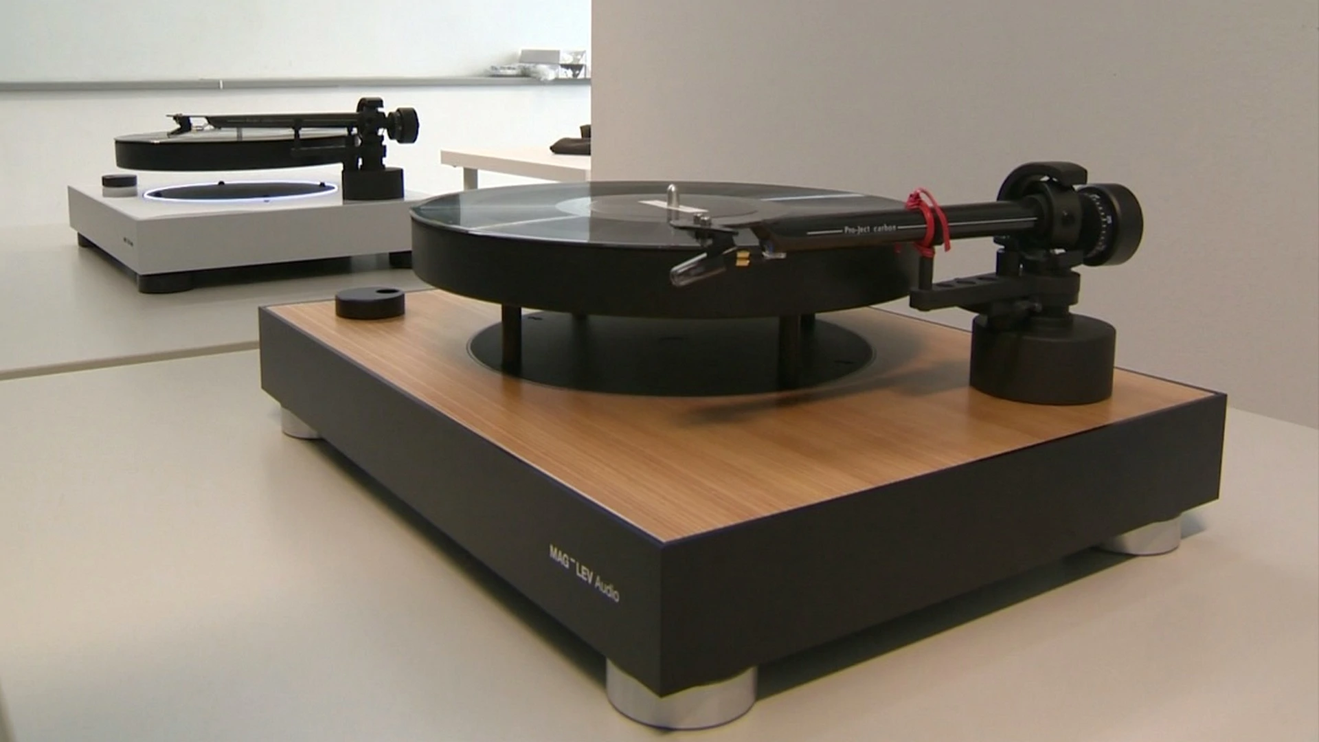 HRT: Slovenski lebdeći gramofon