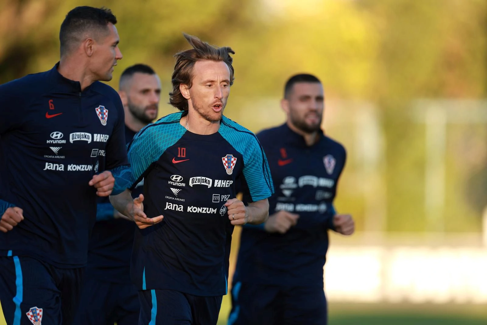 Pogledajte kako je izgledao prvi trening Vatrenih uoči Lige nacija - HRT Pogledajte kako je izgledao prvi trening Vatrenih uoči Lige nacija - HRT