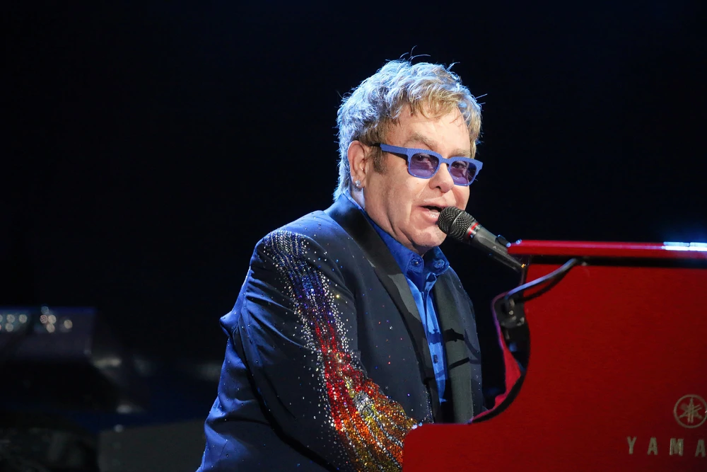 Elton John ogorčen zbog saznanja da ga je Daily Mail hakirao - HRT