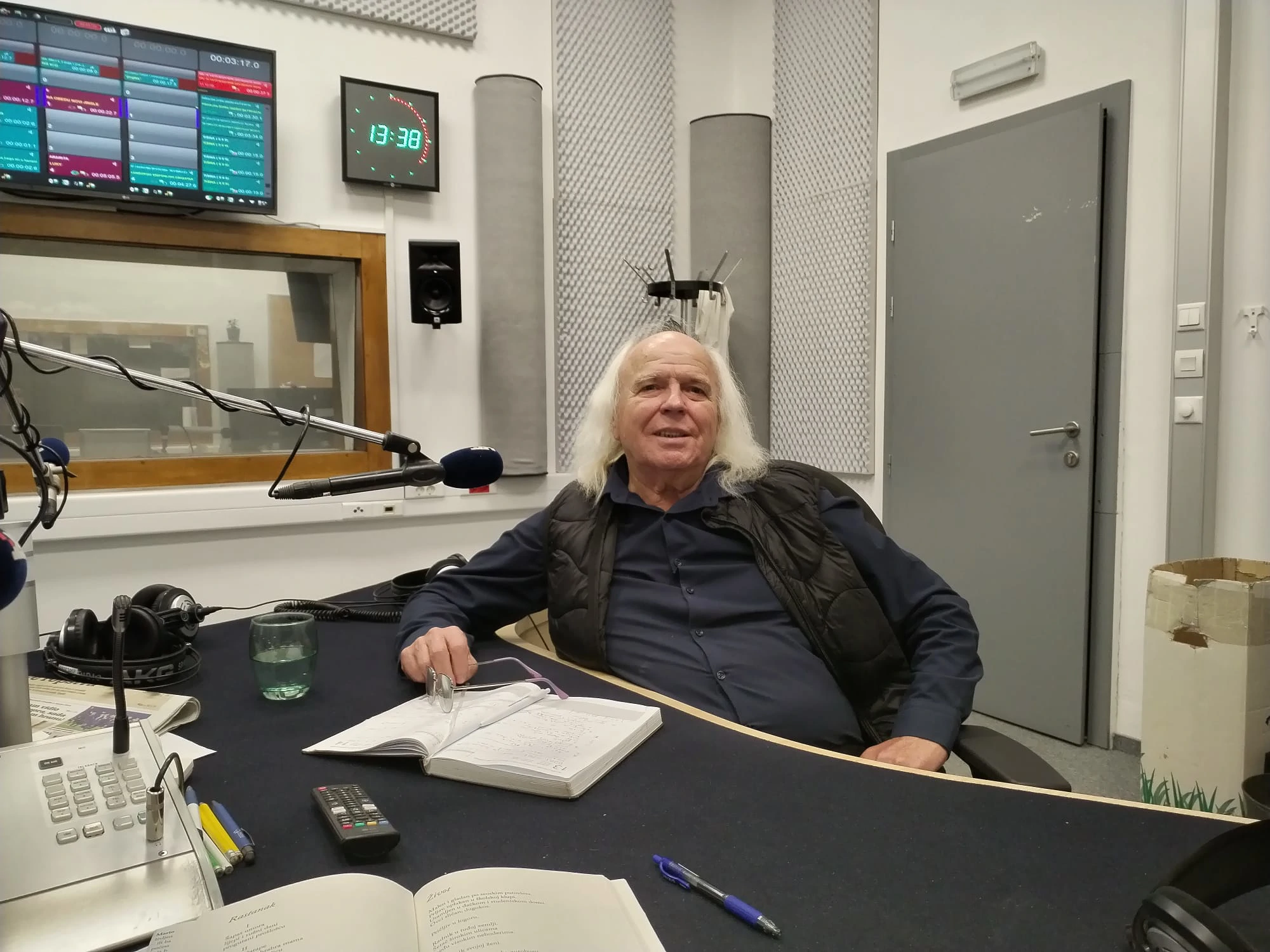 Mario Višković predstavio novu zbirku poezije na Obedu - HRT