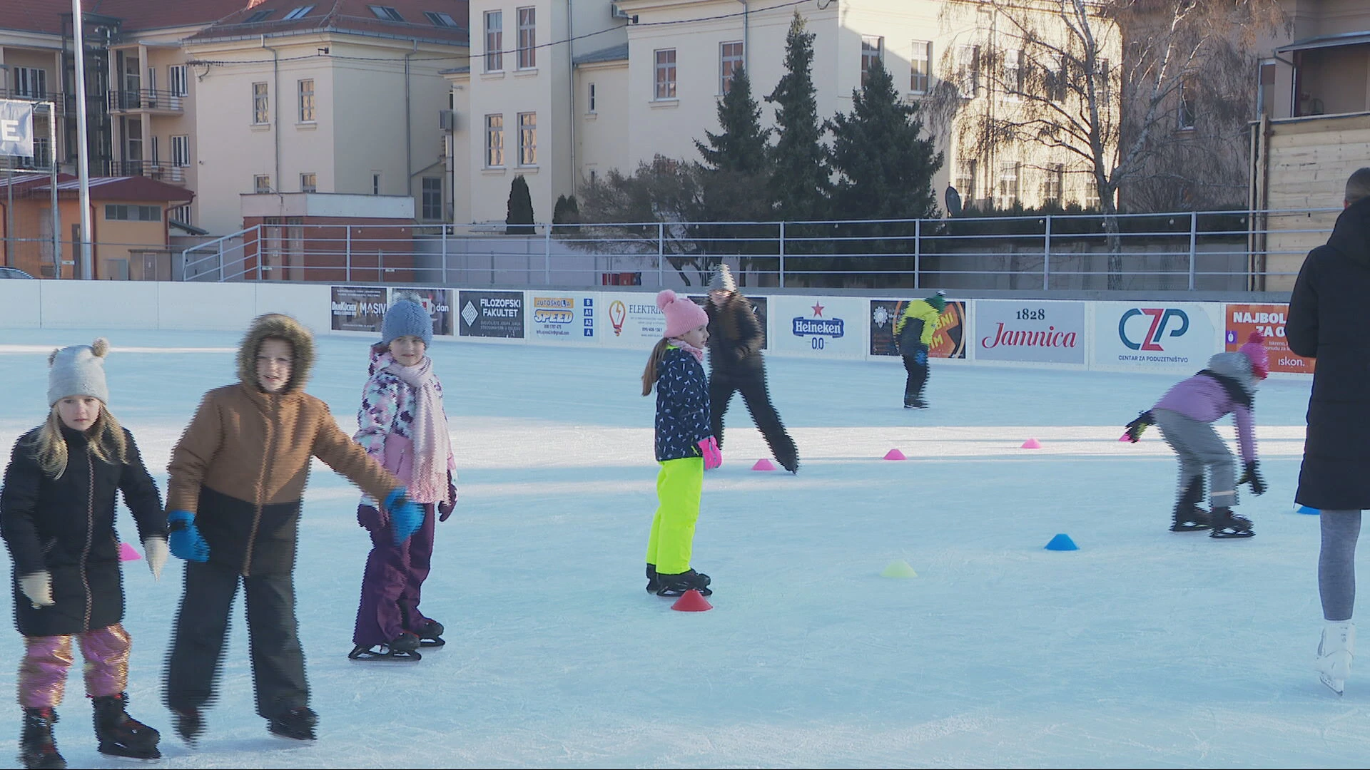 Zima puna sporta i zabave na osječkom Sokolu - HRT