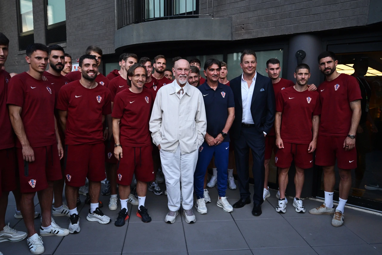 John Malkovich, Toni Kukoč i "Vatreni" na promociji hrvatskog turizma u ...