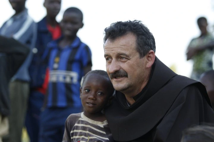 HRT: Intervju: fra Ivica Perić, misionar u Africi