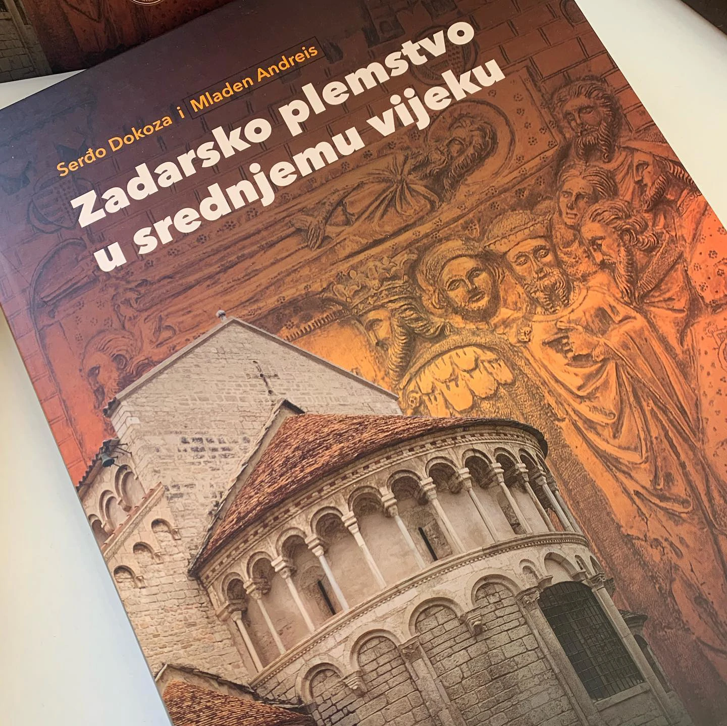 Zadarsko plemstvo u srednjemu vijeku : Oblikovali su povijesni Zadar, a ...