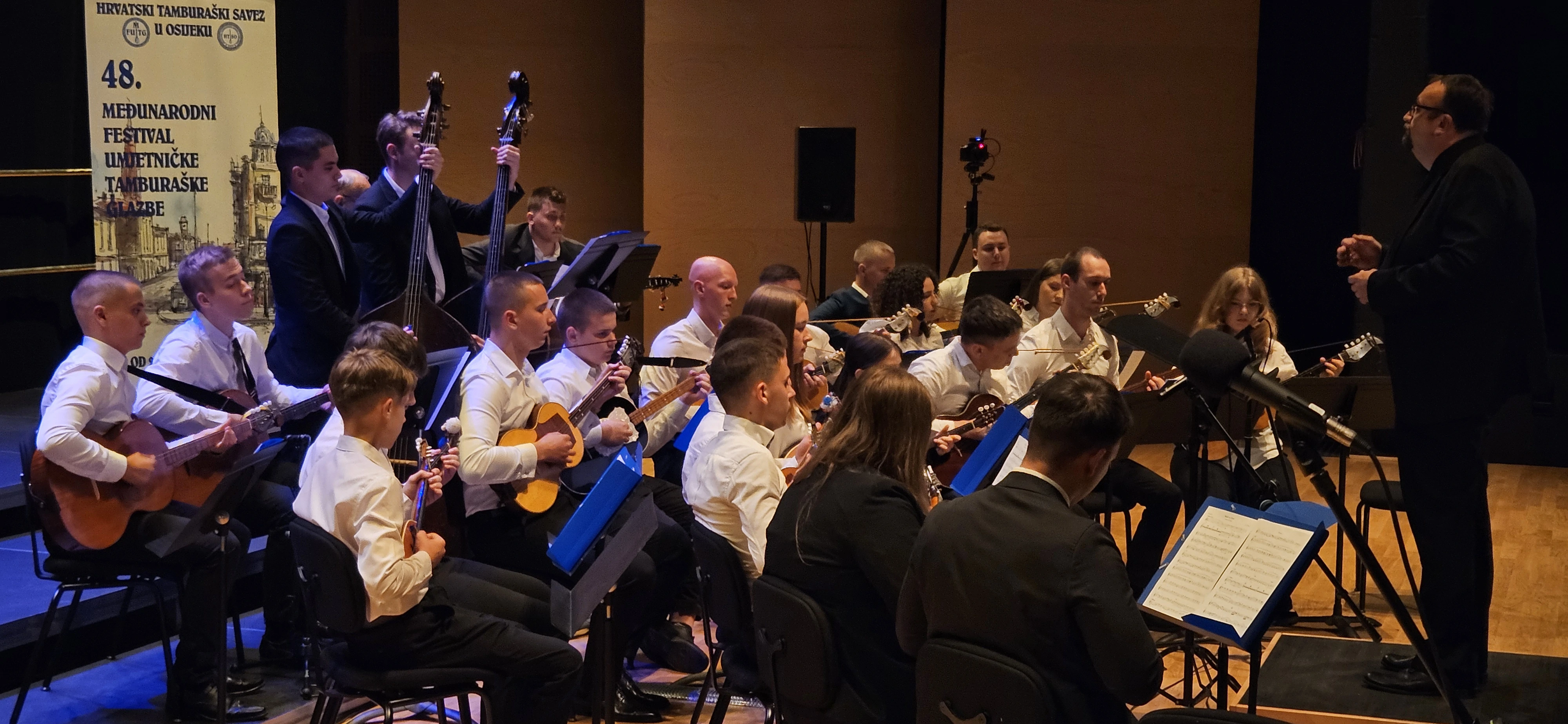 Proglašeni najbolji tamburaški orkestri na festivalu u Osijeku - HRT