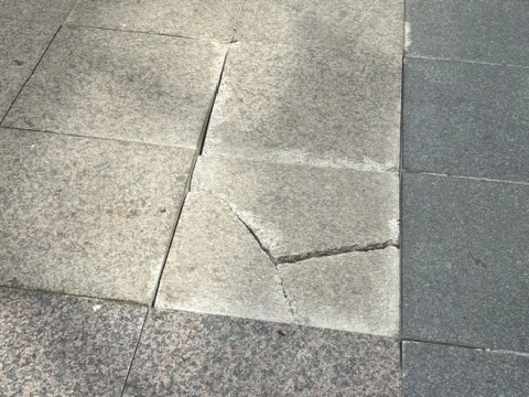 Kada će biti popravljena popločenja u centru grada? - HRT