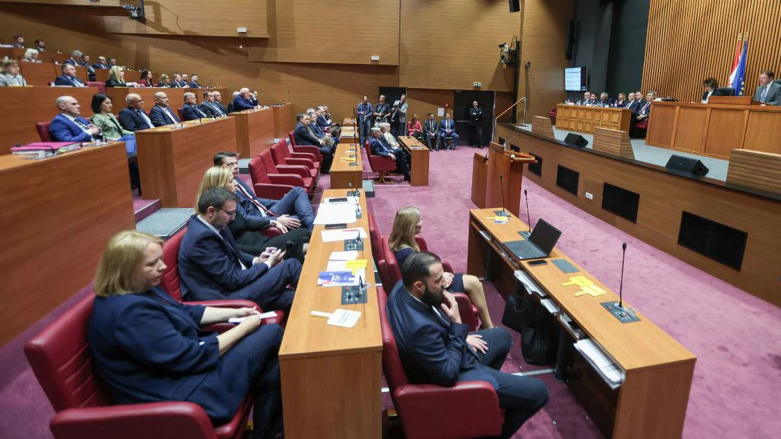 Burnim aktualnim satom počela nova sjednica Sabora - HRT