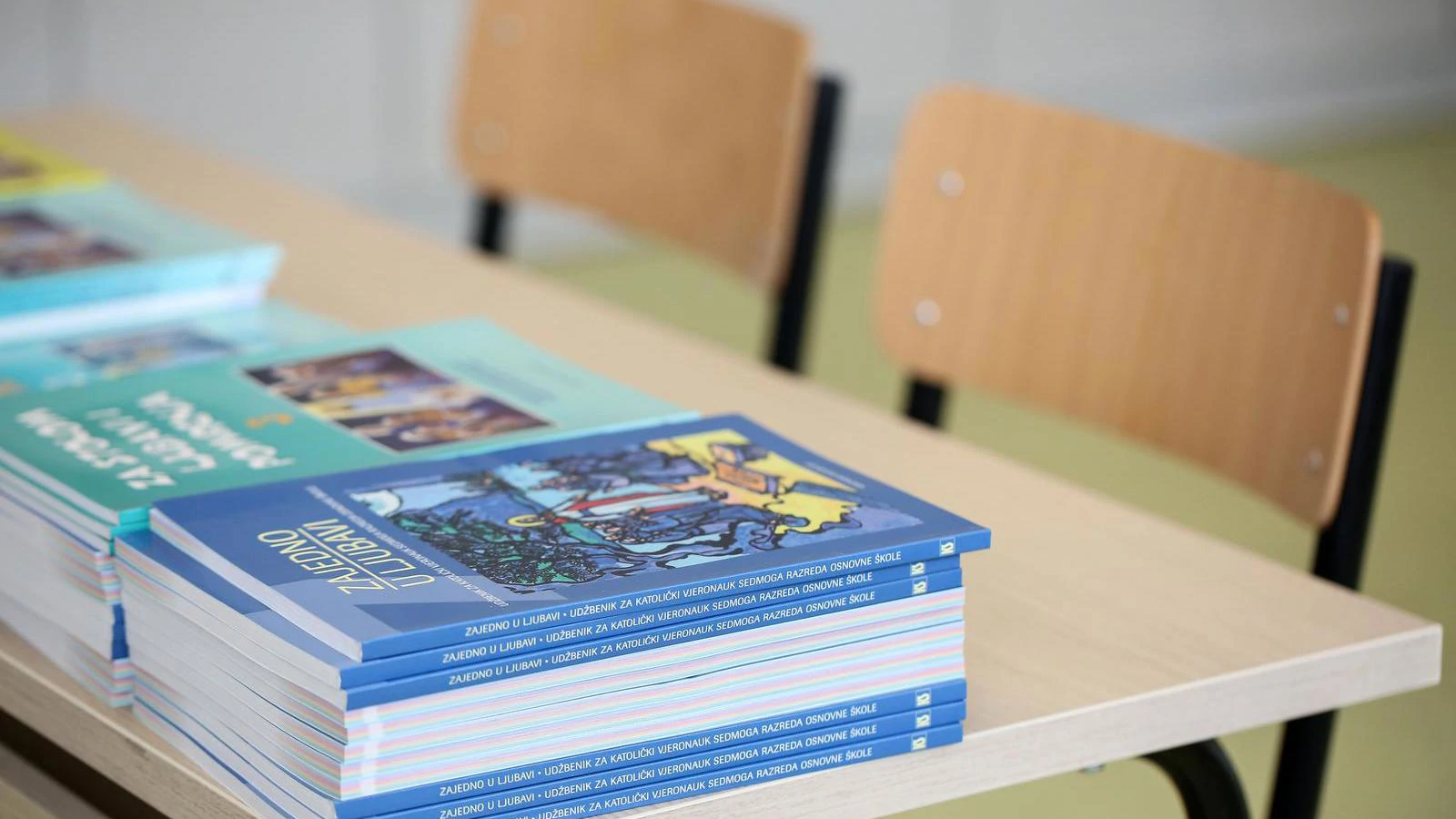 Sabor donio Zakon o udžbenicima za osnovnu i srednju školu - HRT