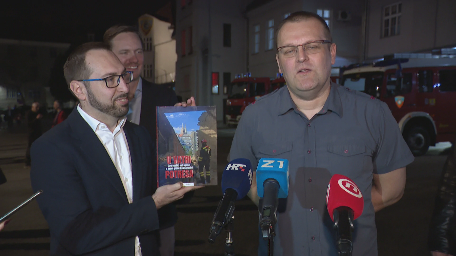 Predstavljena monografija „U vatri potresa - Zagrebački vatrogasci u ...